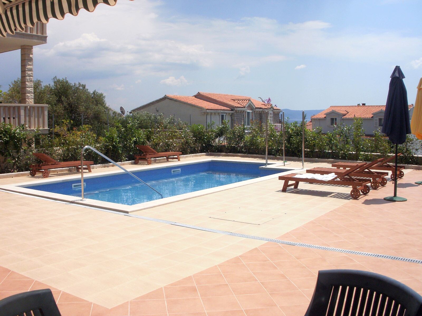Pool apartment Sandra 9 Bol Croatia - Santo