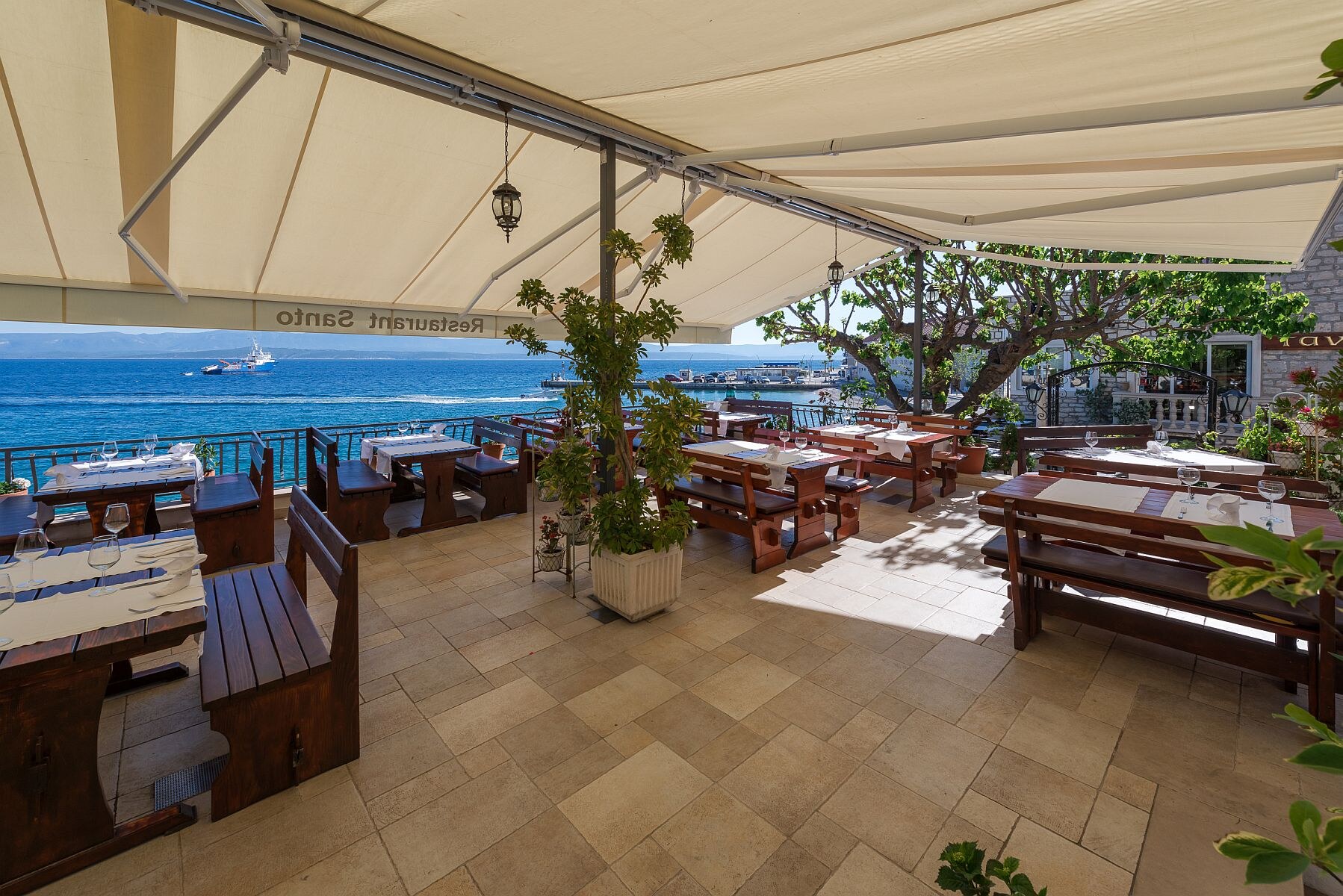 Bol Restaurant Santo